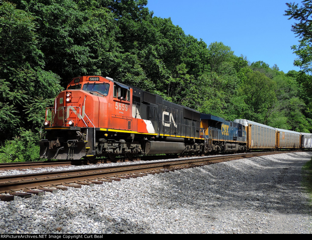CN 5659 and CSX 924